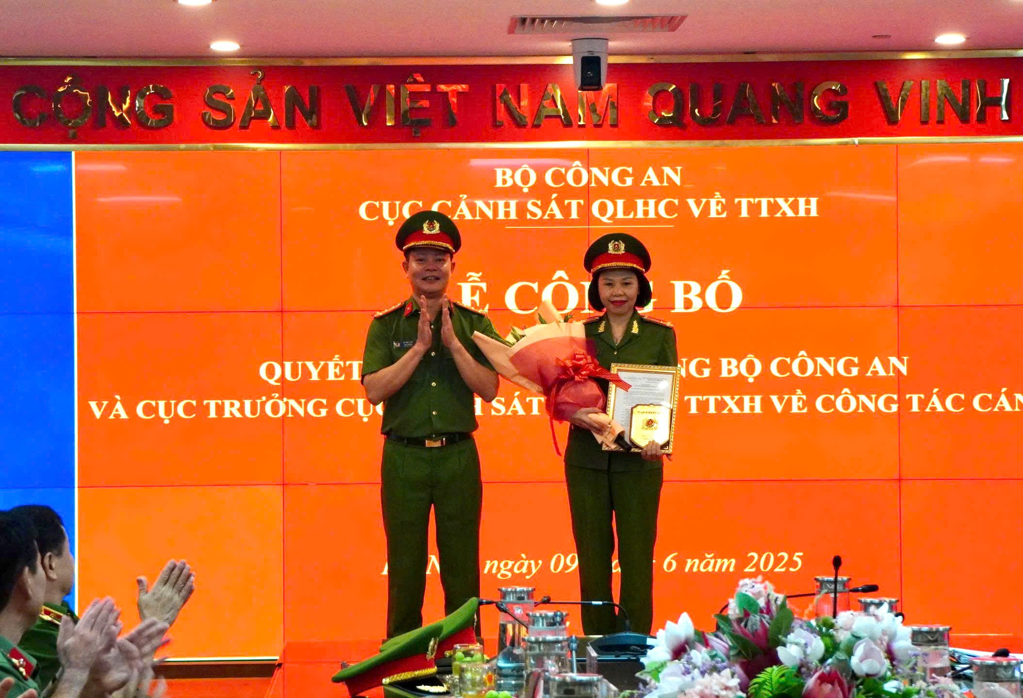 Lễ công bố Quyết định của Bộ trưởng Bộ Công an và Cục trưởng Cục Cảnh ...